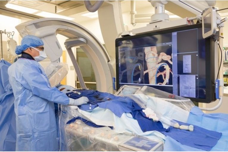 Safer imaging technology for complex aortic repairs uses light instead ...