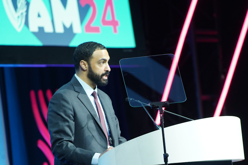 One-year results confirm safety and efficacy of conformable AAA device ...